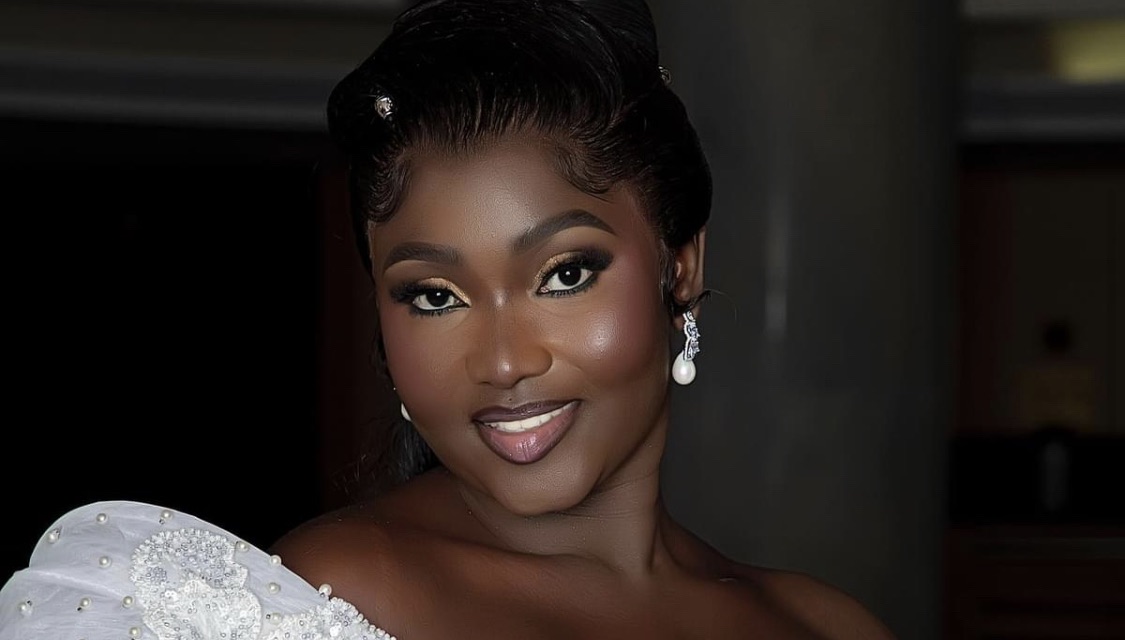 Heureux ménage à la beauté ébène, l’actrice Marietou - Afriseries & Ciné