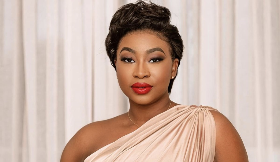 Kadhy Touré actrice et animatrice Toujours aussi élégante - Afriseries ...