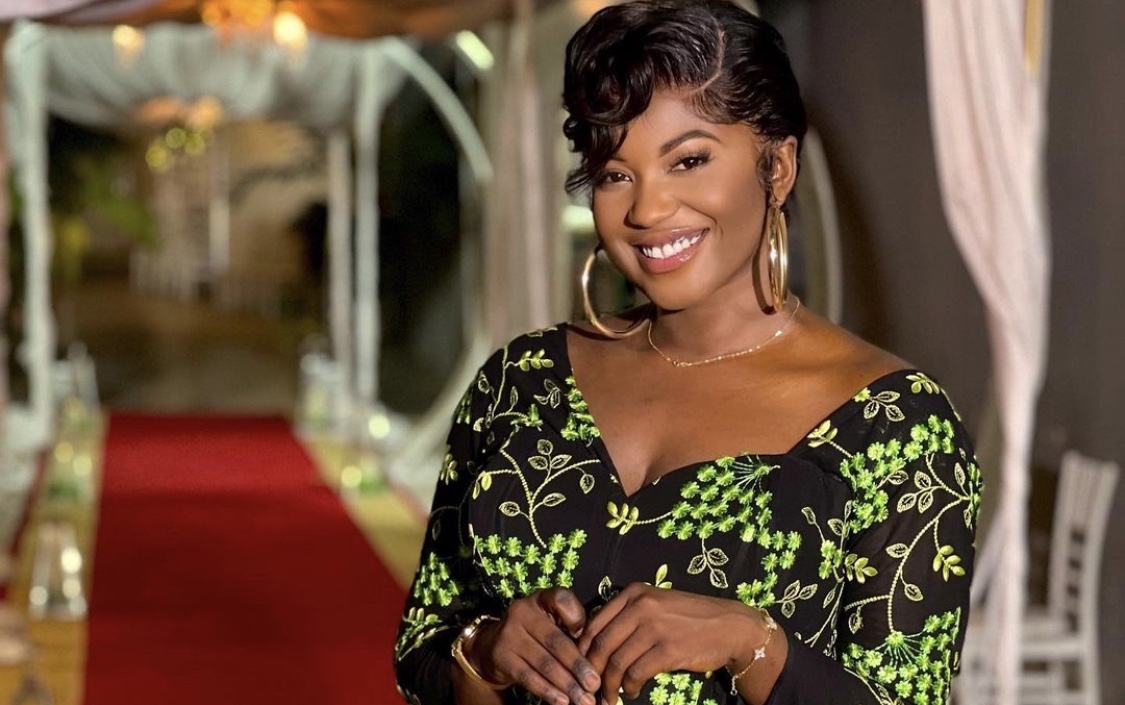 La ravissante chanteuse Mia Guissé toujours aussi séduisante (Photos ...