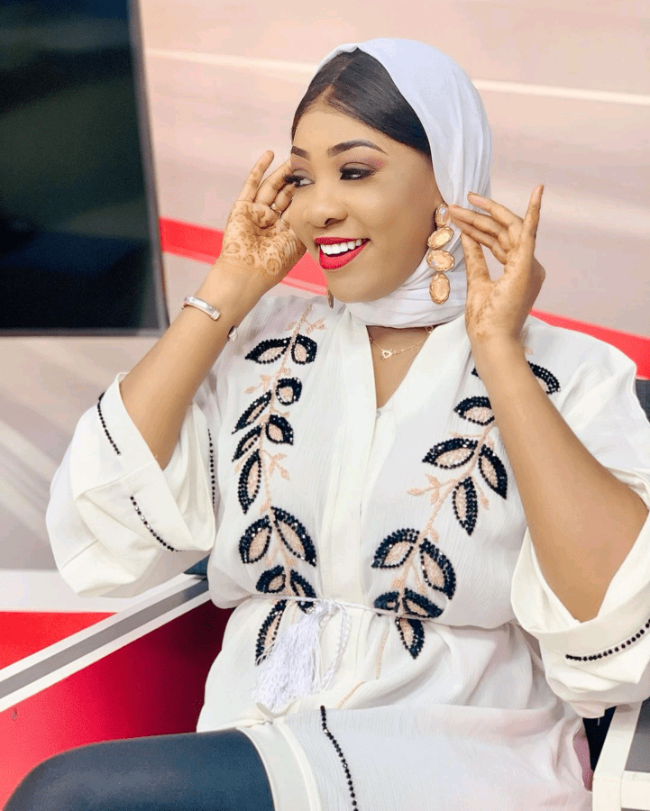 Mariam Diallo de la Sen TV s'affiche en mode voilée! - Afriseries & Ciné