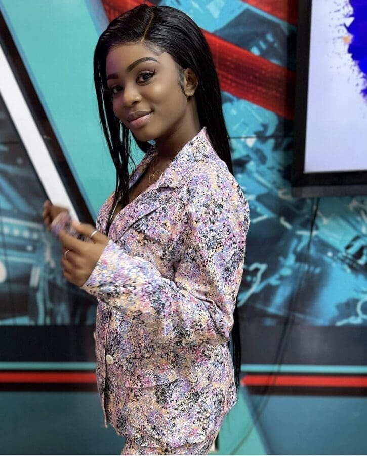 La charmante chanteuse Dieyna Baldé (Photos) - Afriseries & Ciné