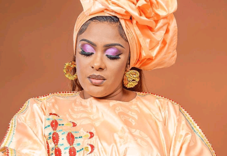 Admirez les belles images de la sublime actrice Adja - Afriseries & Ciné