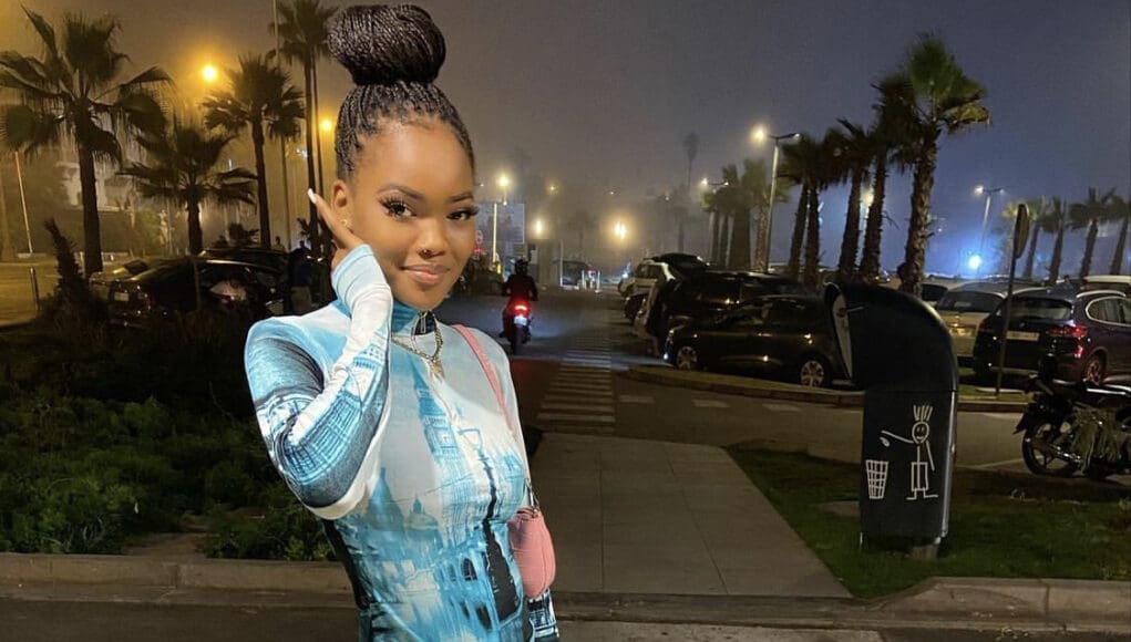 La charmante actrice Kadia de la série « Emprises » en vacances au ...