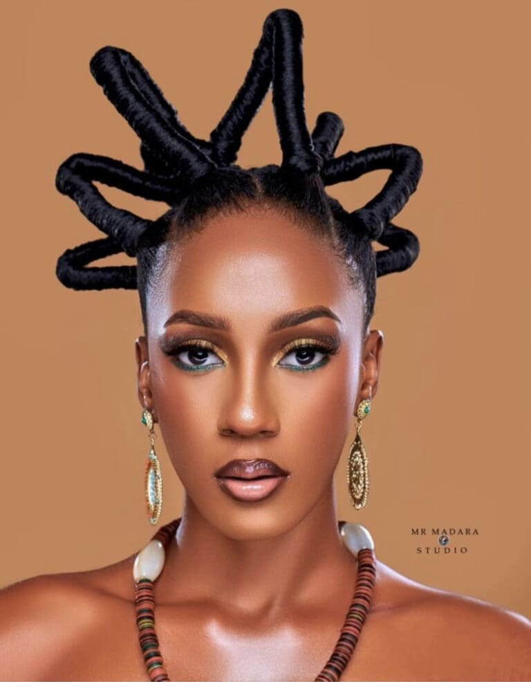 La lumineuse actrice Kim de la série "Madame monsieur" en mode nouvelle ...