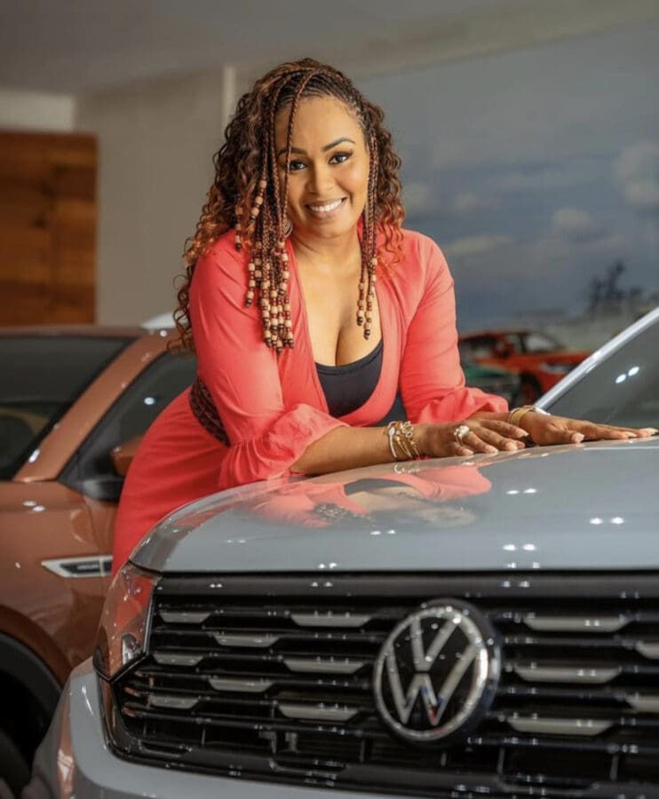 La sublime Jessica Gomes alias Dalanda dans une magnifique robe (Photos)