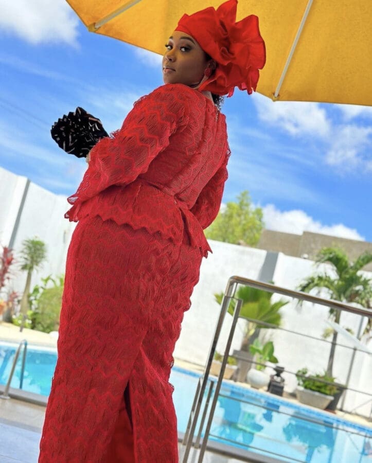 La ravissante actrice Rosa Manula alias Malika de la série "Karma" dans ...