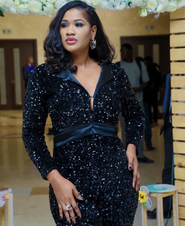 La sublime actrice et animatrice Billy Borso Ba dans une très belle ...