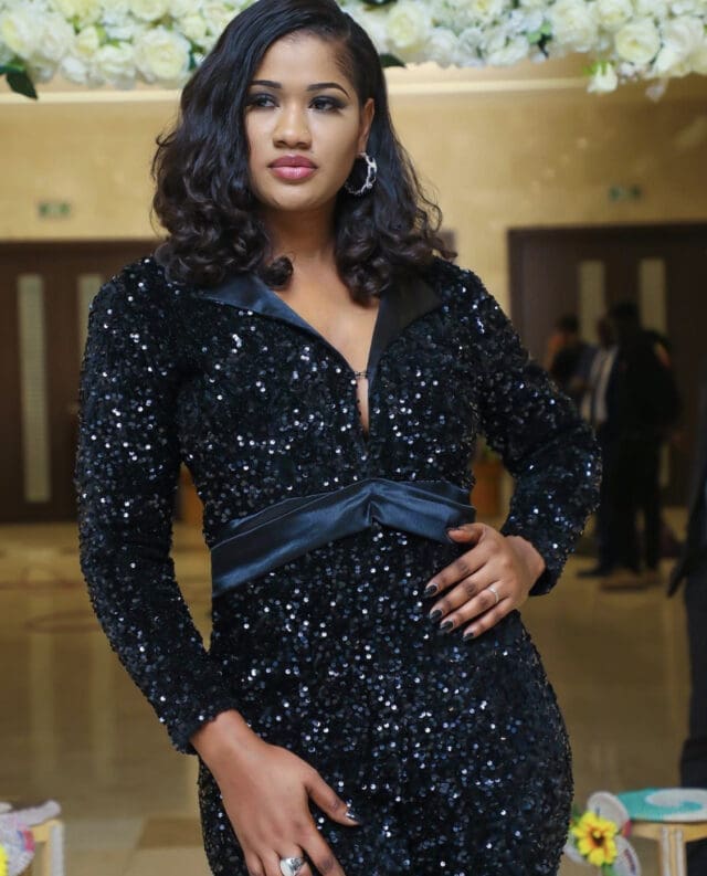 La sublime actrice et animatrice Billy Borso Ba dans une très belle ...