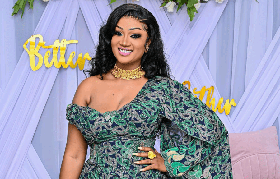 Admirez le sagnsé de la ravissante actrice Adja Astou au Mariage de ...