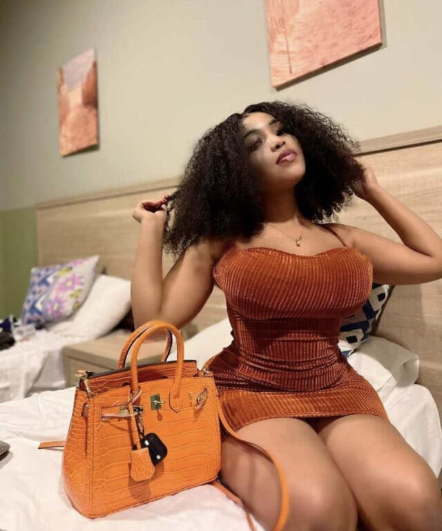 Aicha Koné avec une silhouette de rêve fait des ravages sur les réseaux sociaux (Photos ...