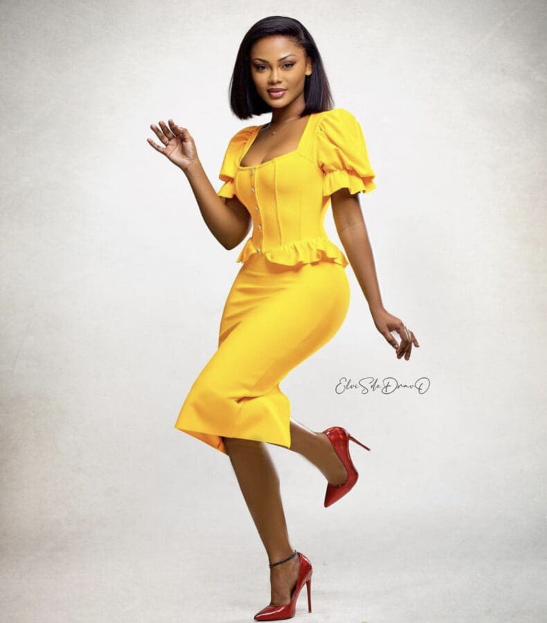 La magnifique actrice Marie Paule dans une sublime robe, admirez ces ...