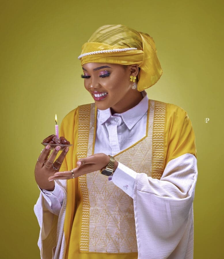 La charmante actrice Aicha Sall alias Kadia de la série « Emprises ...