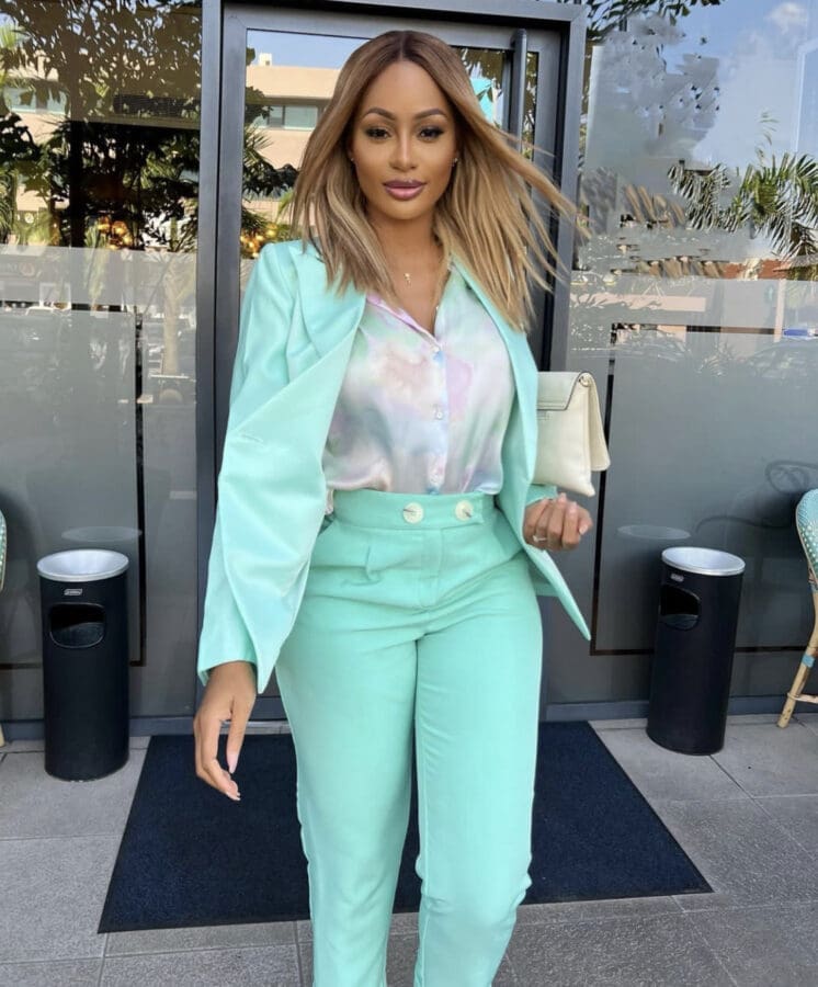 Photos de la belle et élégante Miss Sery Dorcas en mode classique ...