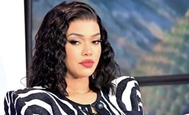 La ravissante Yaye Awa Dieye animatrice de l’émission - Afriseries & Ciné