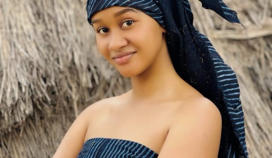 Safi, la Radieuse Peule de Guinée Conakry, Rayonne en Tenue ...